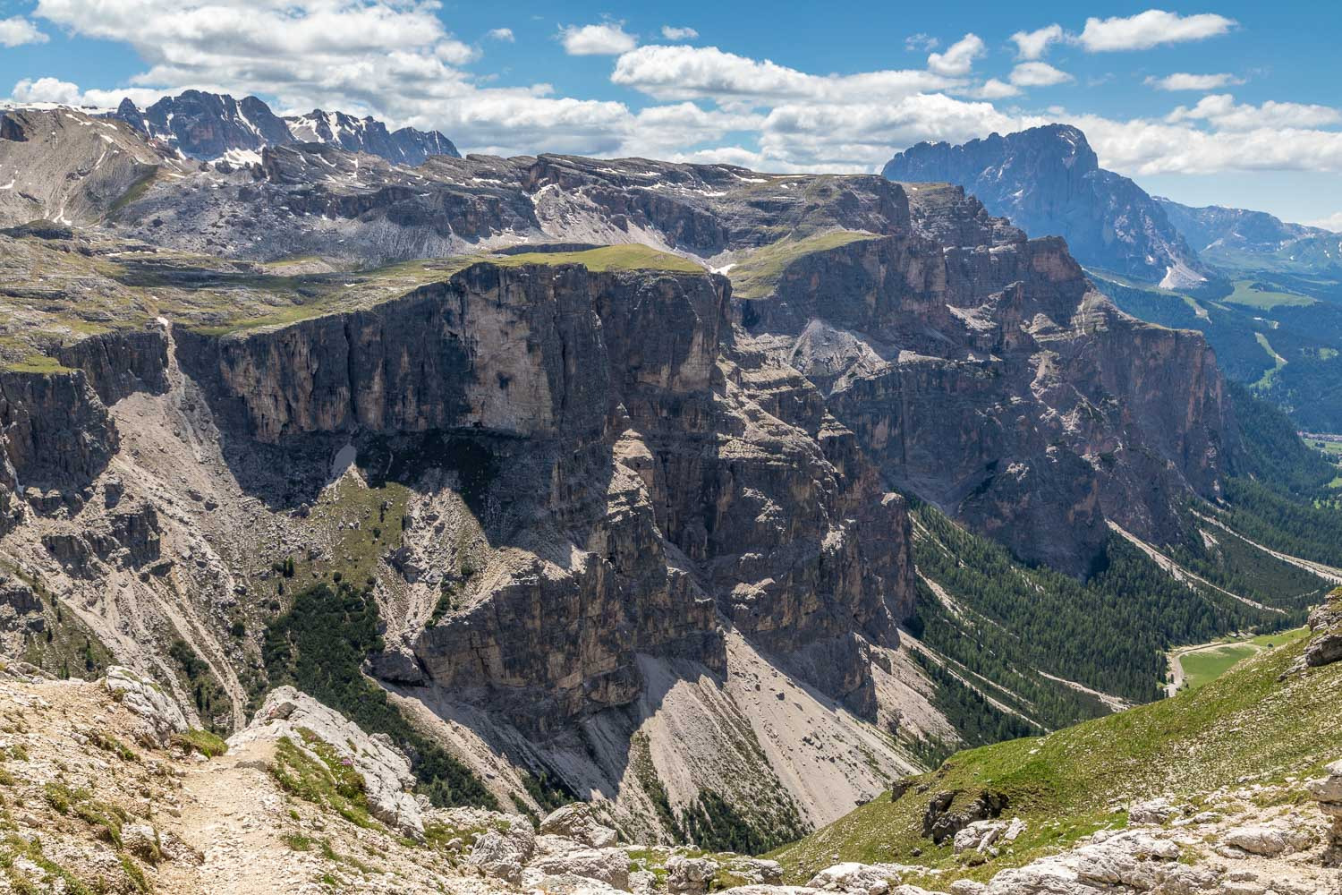 Jalur pendakian terbaik dunia (juga sangat menantang)
